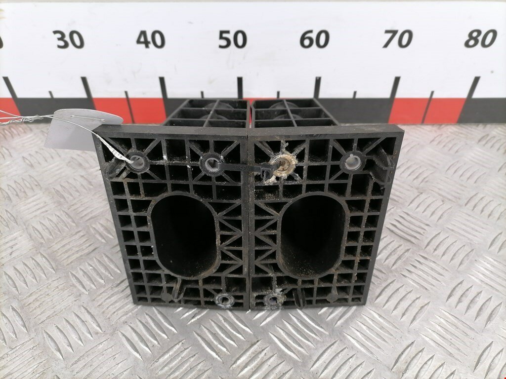 Кронштейн (крепление) переднего бампера центральный Citroen C4 Picasso 1 7414SF арт. 779669