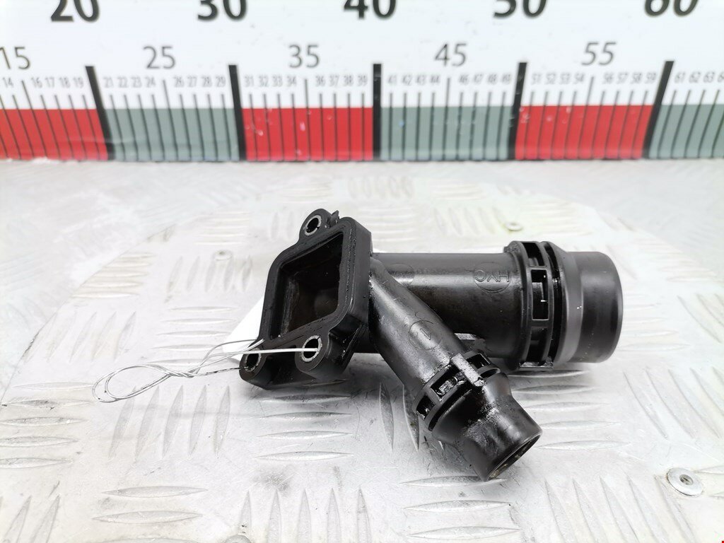 Фланец (штуцер системы охлаждения тройник) BMW 7-Series (E65/E66) 11127806196 арт. 1768902