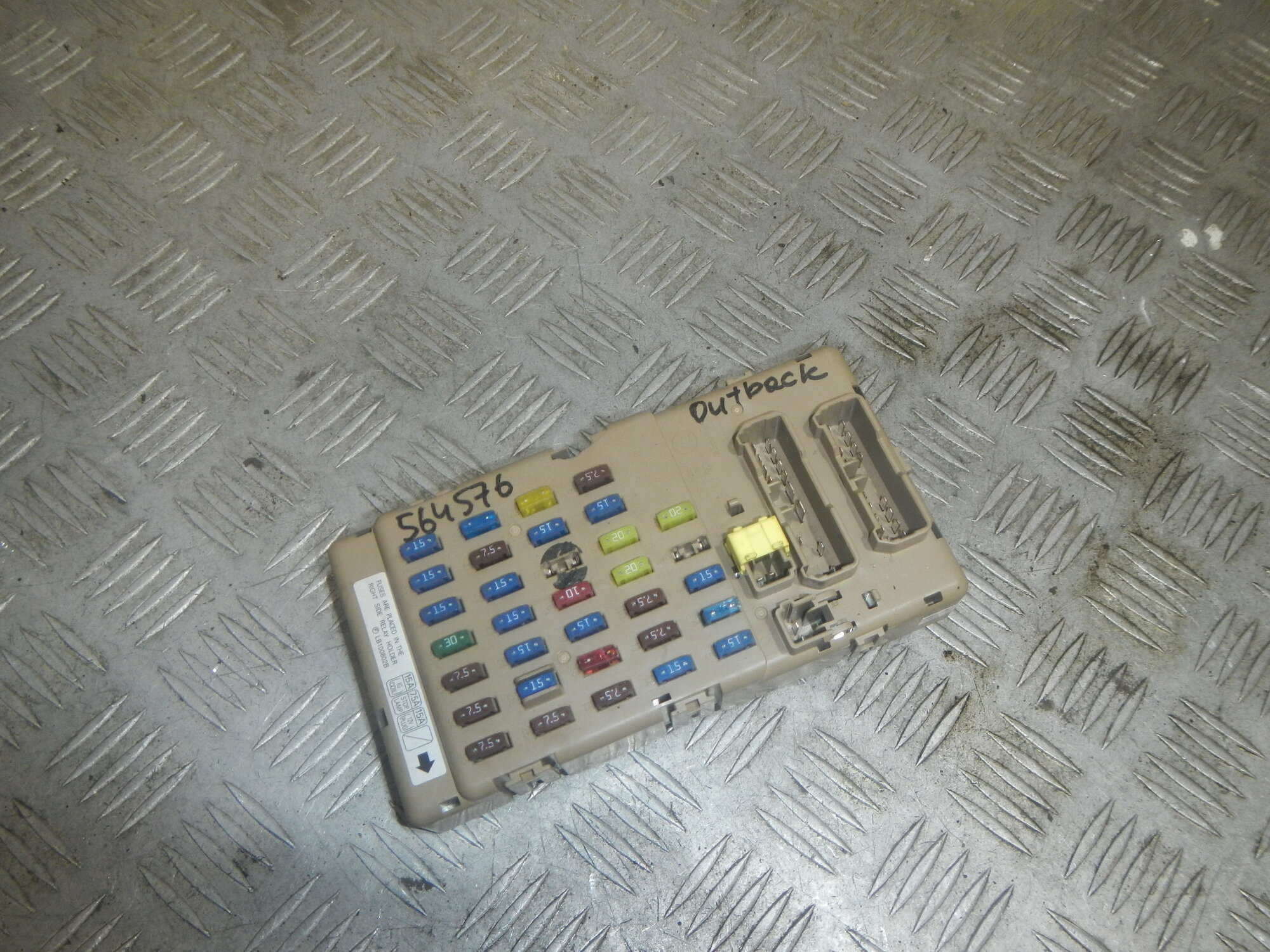 Б/У Блок предохранителей, Subaru (Субару)-OUTBACK (B13) (03-09) SUBARU OUTBACK (B13) (03-09) салона Отколот кусок корпуса...