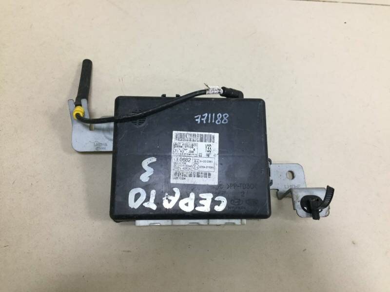 Блок электронный Kia Cerato YD 2013-2020 кат.номер: 95400A7330