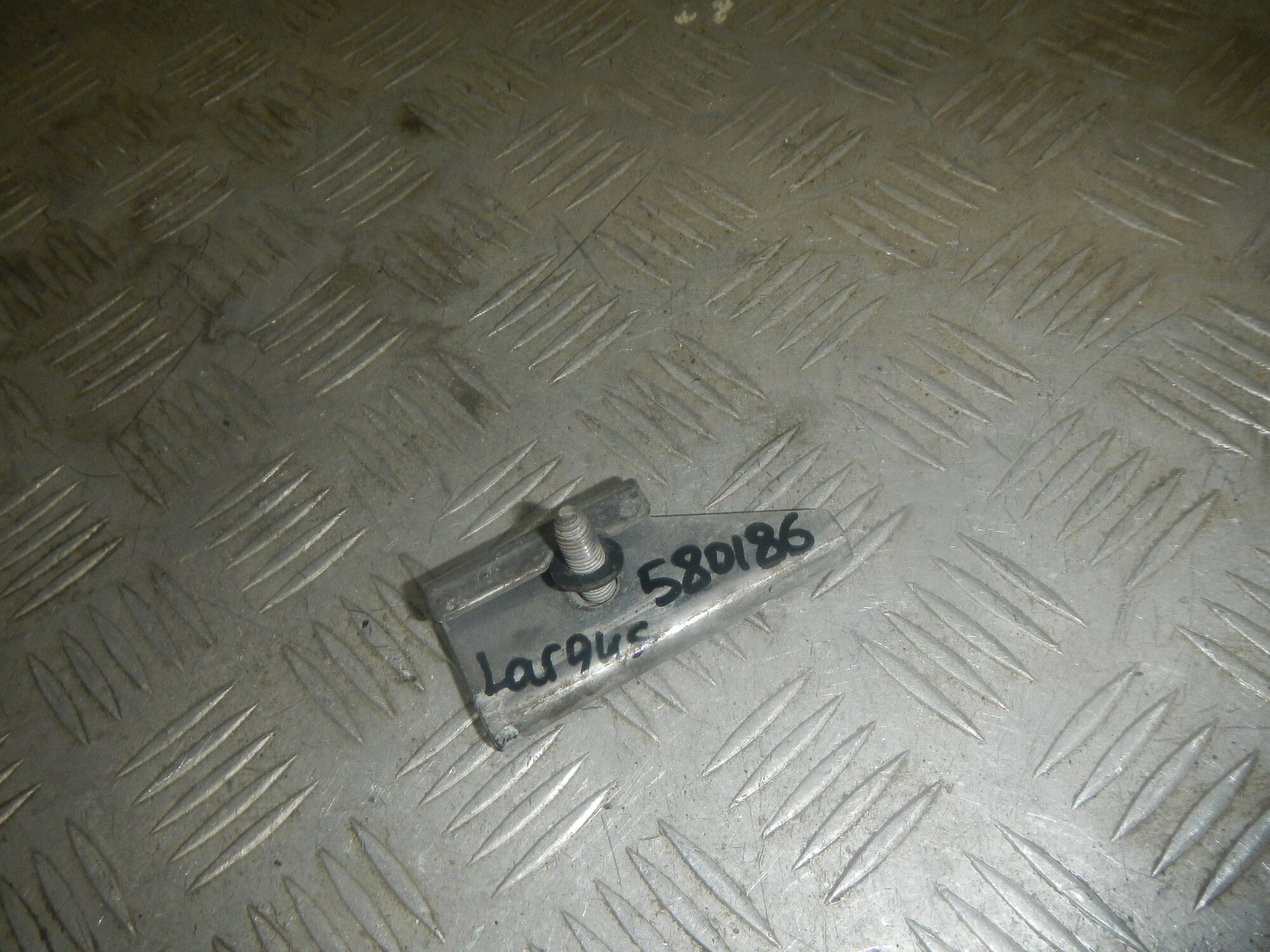 Б/У Крепление АКБ (корпус/подставка), ВАЗ (VAZ)-LADA LARGUS (ларгус) LADA LARGUS (Ларгус) Без видимых повреждений. 58018...