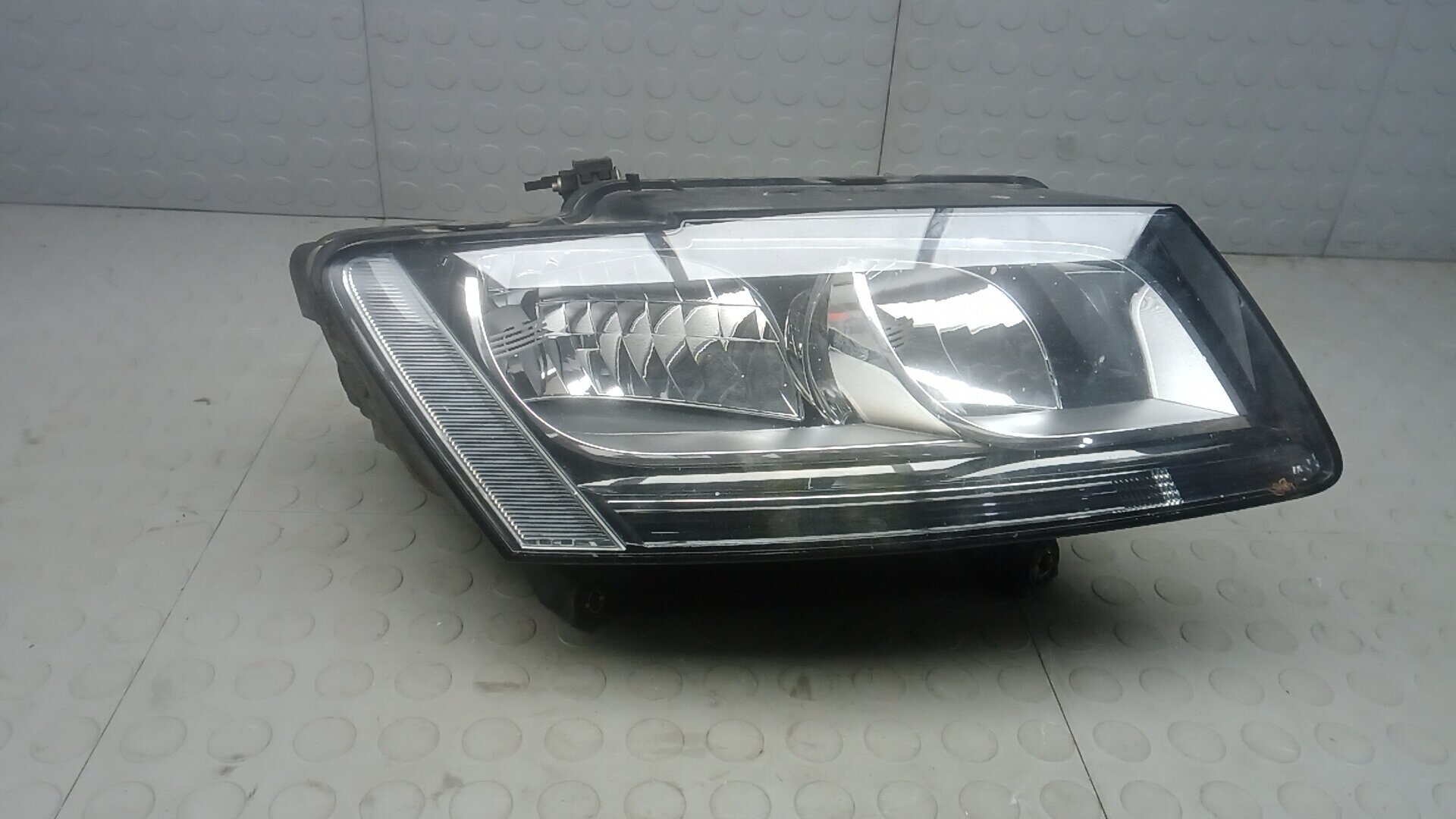 Фара правая AUDI Q5, Номер 8R0941030M