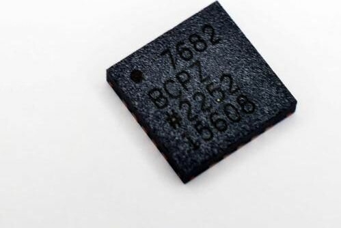 Микросхема ANALOG DEVICES AD7682BCPZRL7 LFCSP-20-WQ Analog To Digital Converters (ADCs), 1 шт