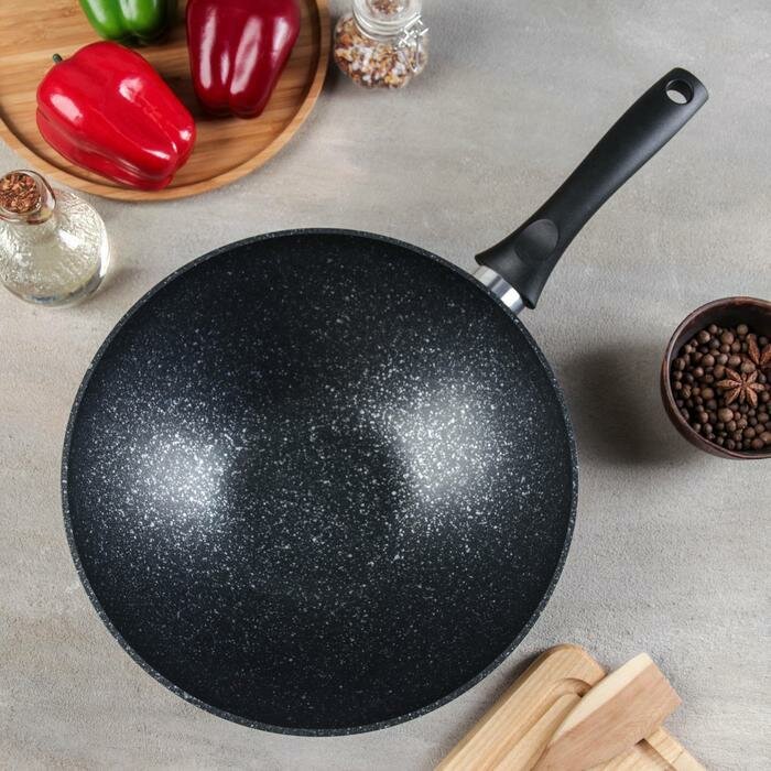 Сковорода-wok Kukmara 28х9,5 см, с ручкой, антипригарное покрытие, темный мрамор