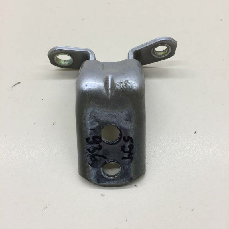 Петля двери передней левой верхняя Nissan Maxima a36 2015-2023