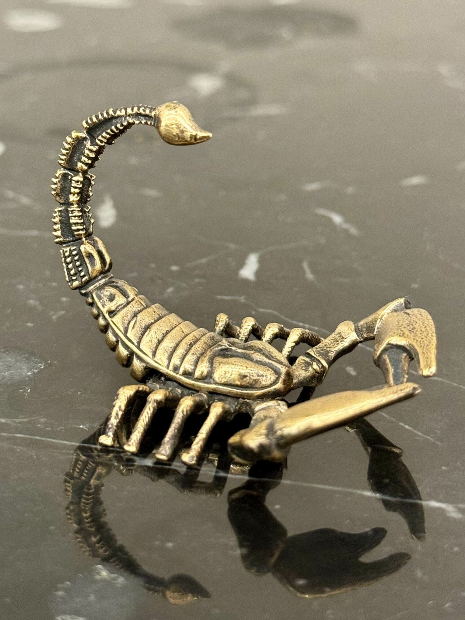 Статуэтка Скорпион для интерьера и декора, сувенир фигура бронзовое литье