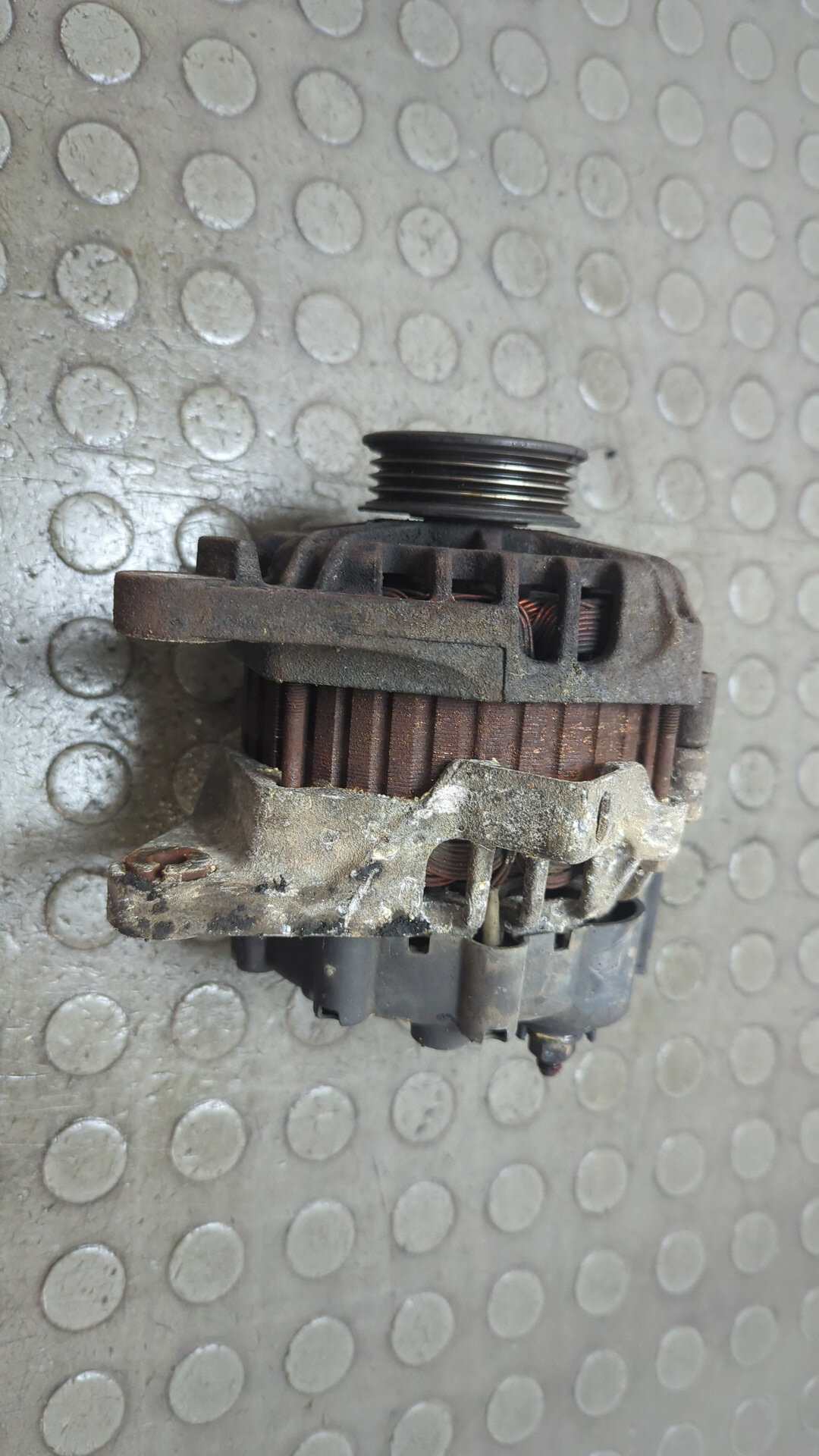 Генератор Hyundai Coupe (Tiburon) Б/У