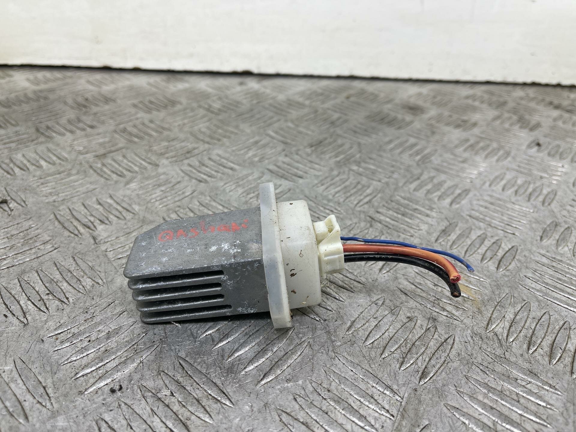 Сопротивление печки Nissan Qashqai J10 (2006 - 2010) 70T032E08