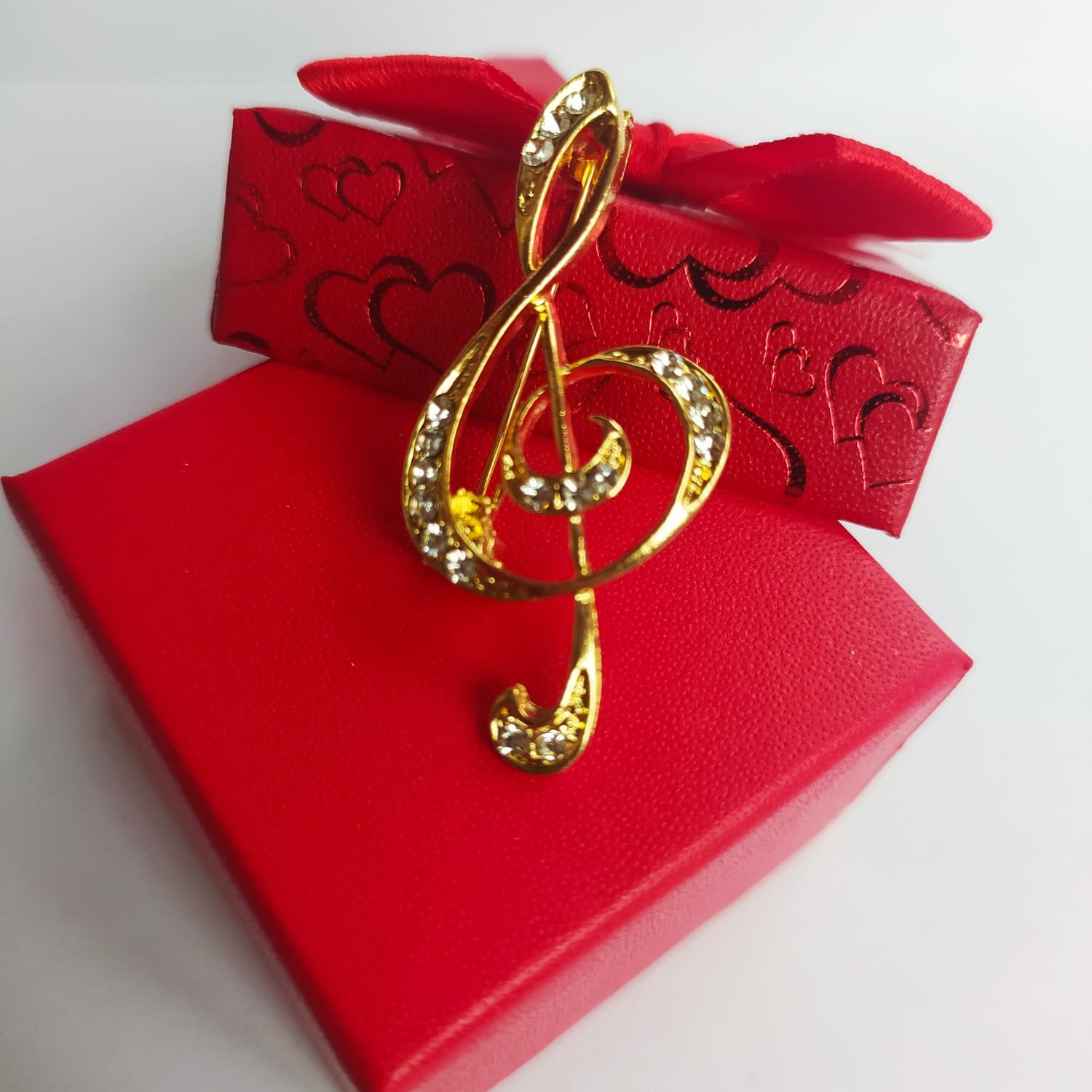 Брошь, стразы