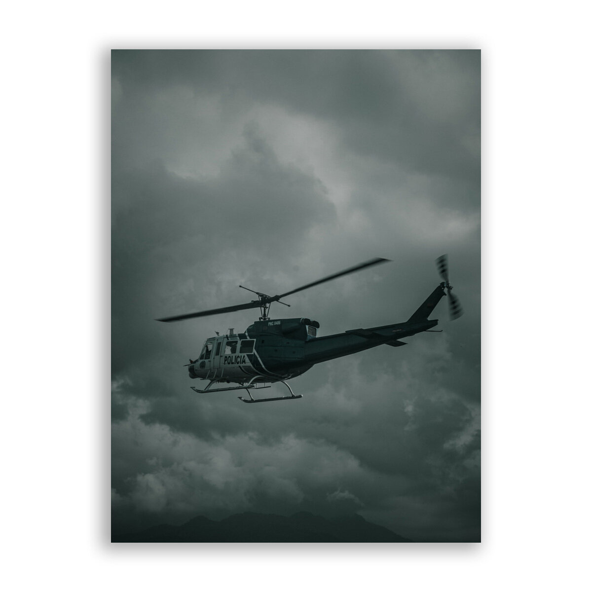 Постер, плакат на бумаге / Вертолёт / Размер 80 x 106 см