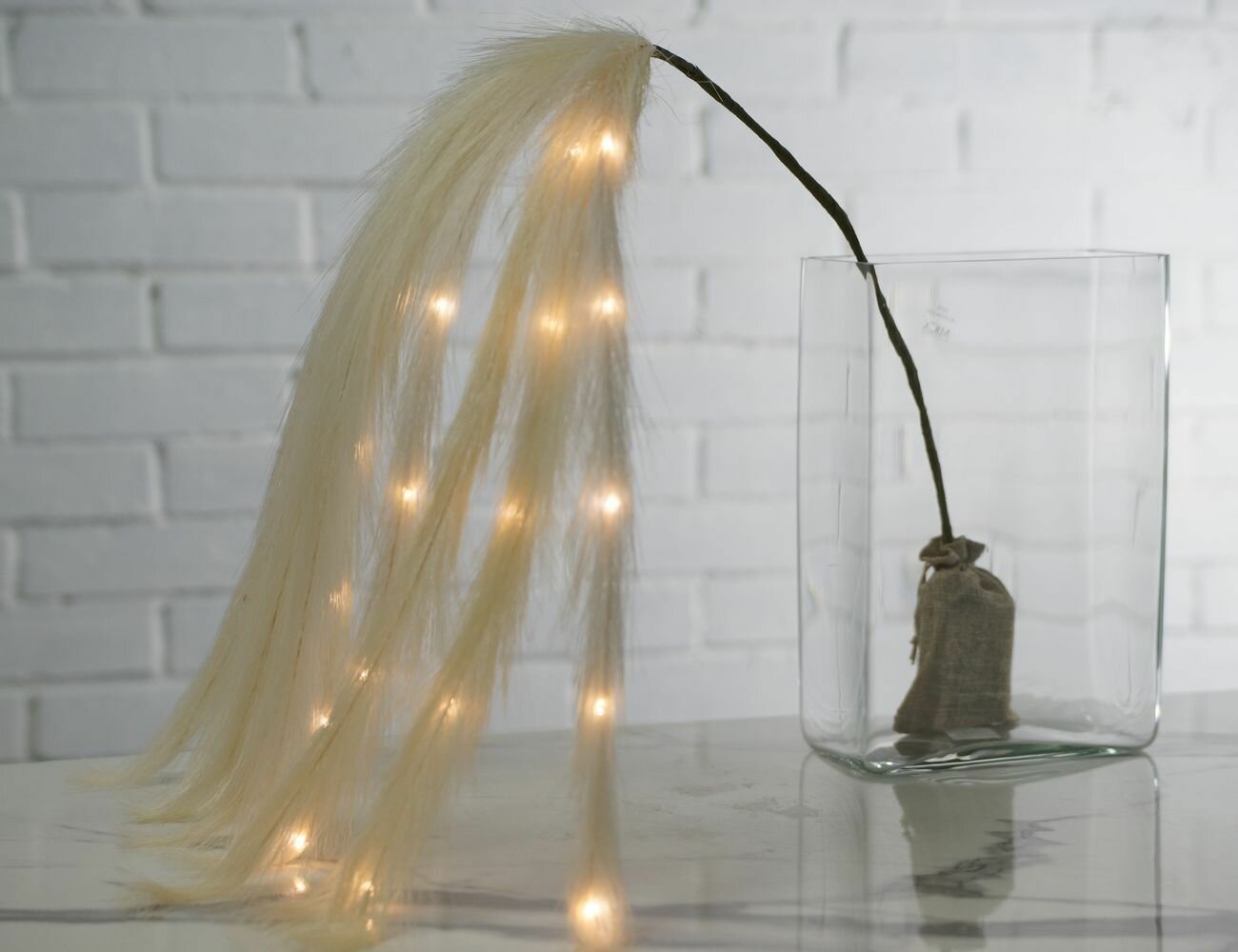 Декоративная ветка, полиэстер, белая, 18 тёплых белых микро LED-огней, 105 см, таймер, батарейки, Kaemingk