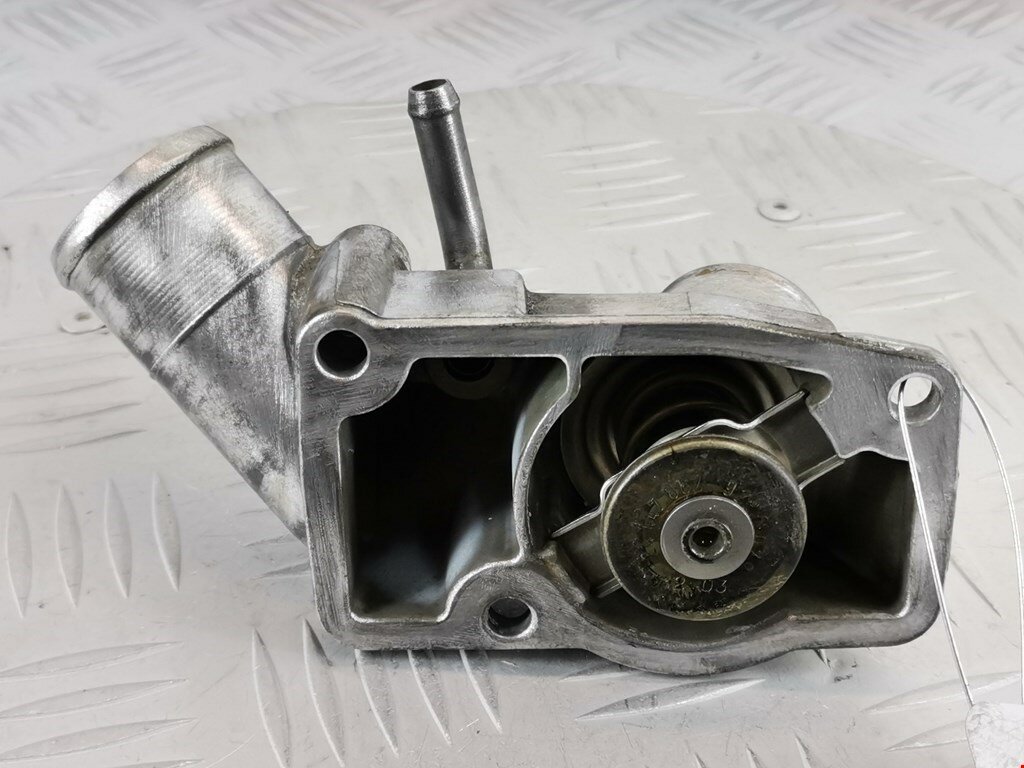 Корпус термостата Opel Zafira A 95517659 арт. 1551412