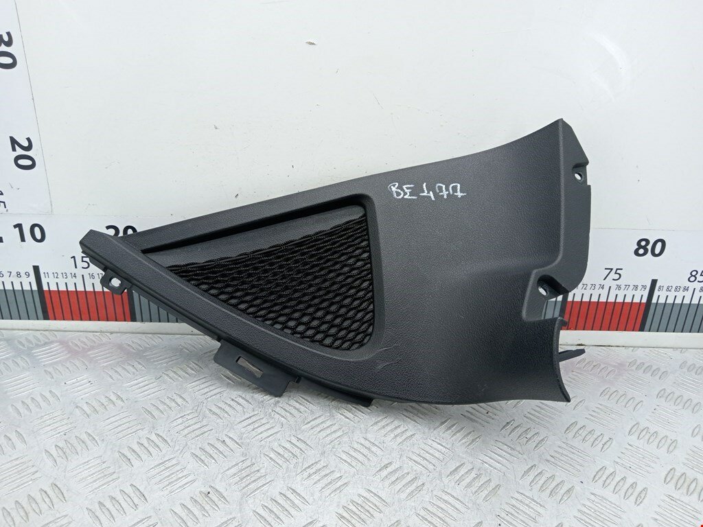 Накладка декоративная на торпедо Ford Galaxy 2 6M21U044C73AD арт. 1981911