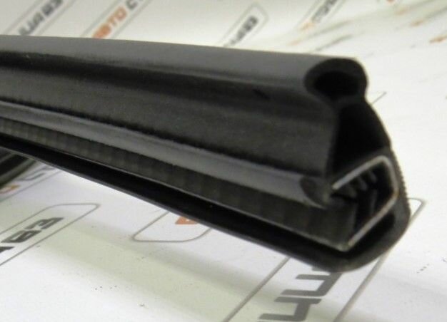 Уплотнитель дверного проема Chevrolet Niva / Передней двери и задней / ВАЗ 2123 (1штука)