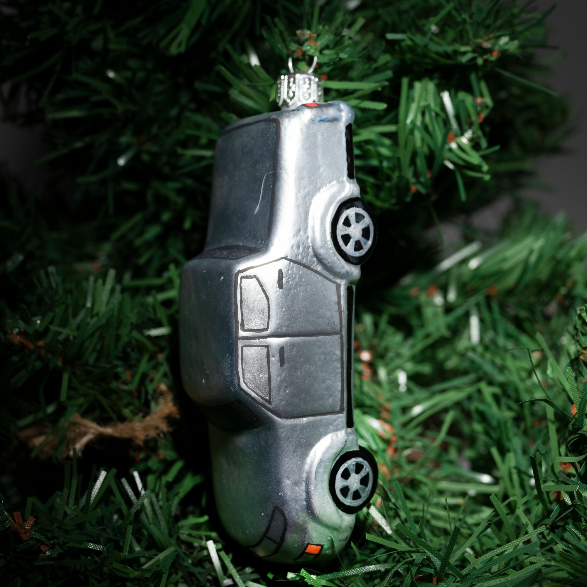 Игрушка на елку Машинка