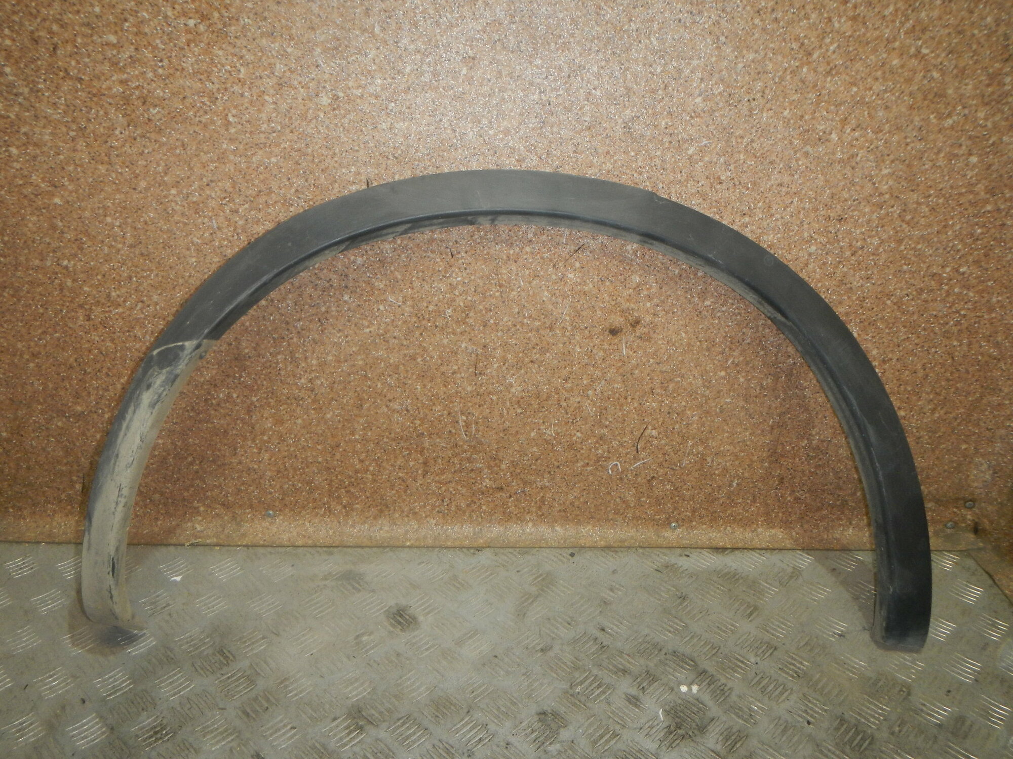 Б/У Накладка крыла заднего правого, Nissan (Ниссан)-QUASHQAI (07-) NISSAN QUASHQAI (07-) Царапины. 562509 NISSAN арт. 93...