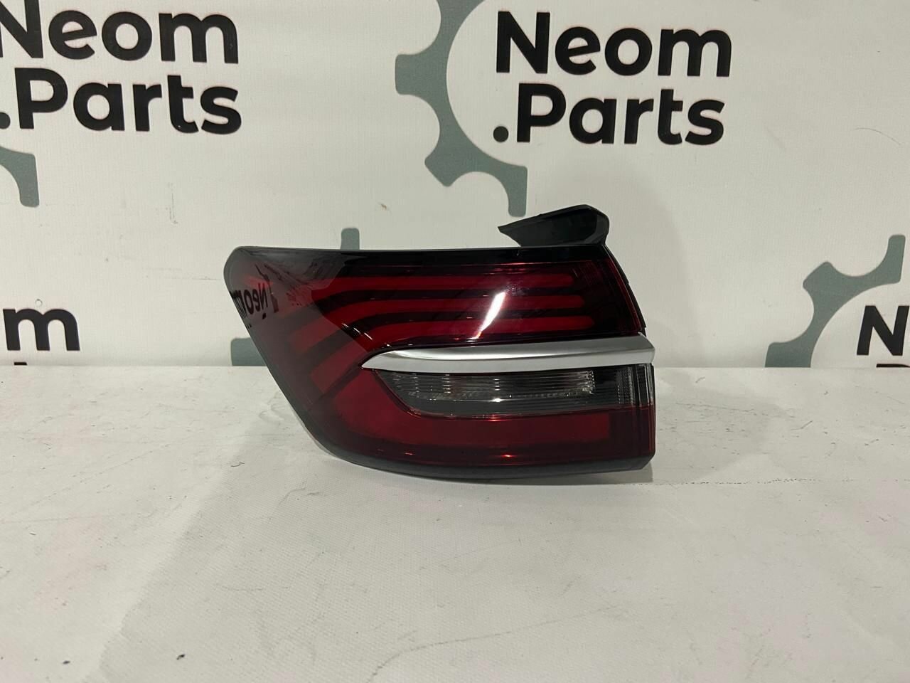 Фонарь левый внешний Geely Coolray SX11 2019-2024, Neom.Parts