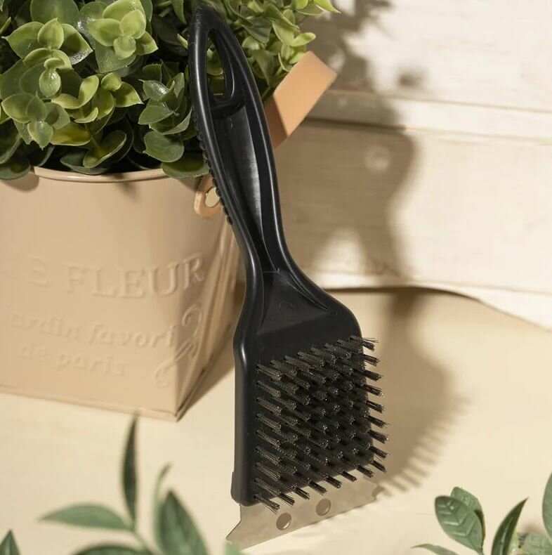 Щётка для чистки барбекю со скребком 21х7 см / щетка для чистки гриля, решётки