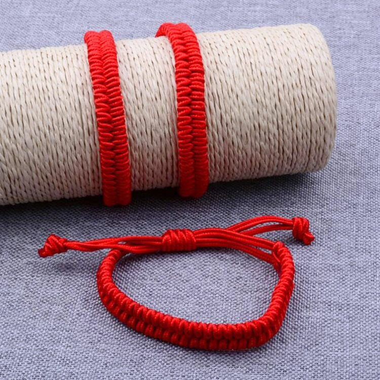 Браслет-нить