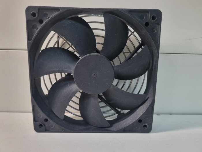 Вентилятор ARX 120x120x25 DC 12V 0.32A ARX FD1212-S3142E 2-провода 2100об/мин