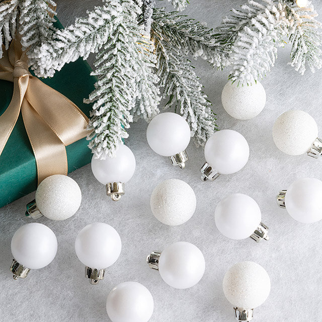 Набор пластиковых шаров Блеск 3 см белый, 14 шт, Winter Deco, 020460