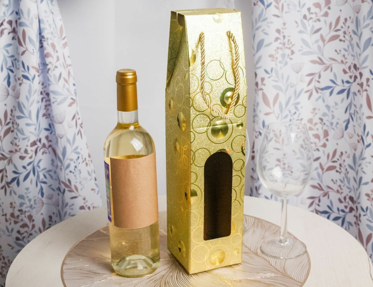 Подарочный пакет-коробка для бутылки гейл, бумага, золотой, 38х9 см, Due Esse Christmas XNA23006521