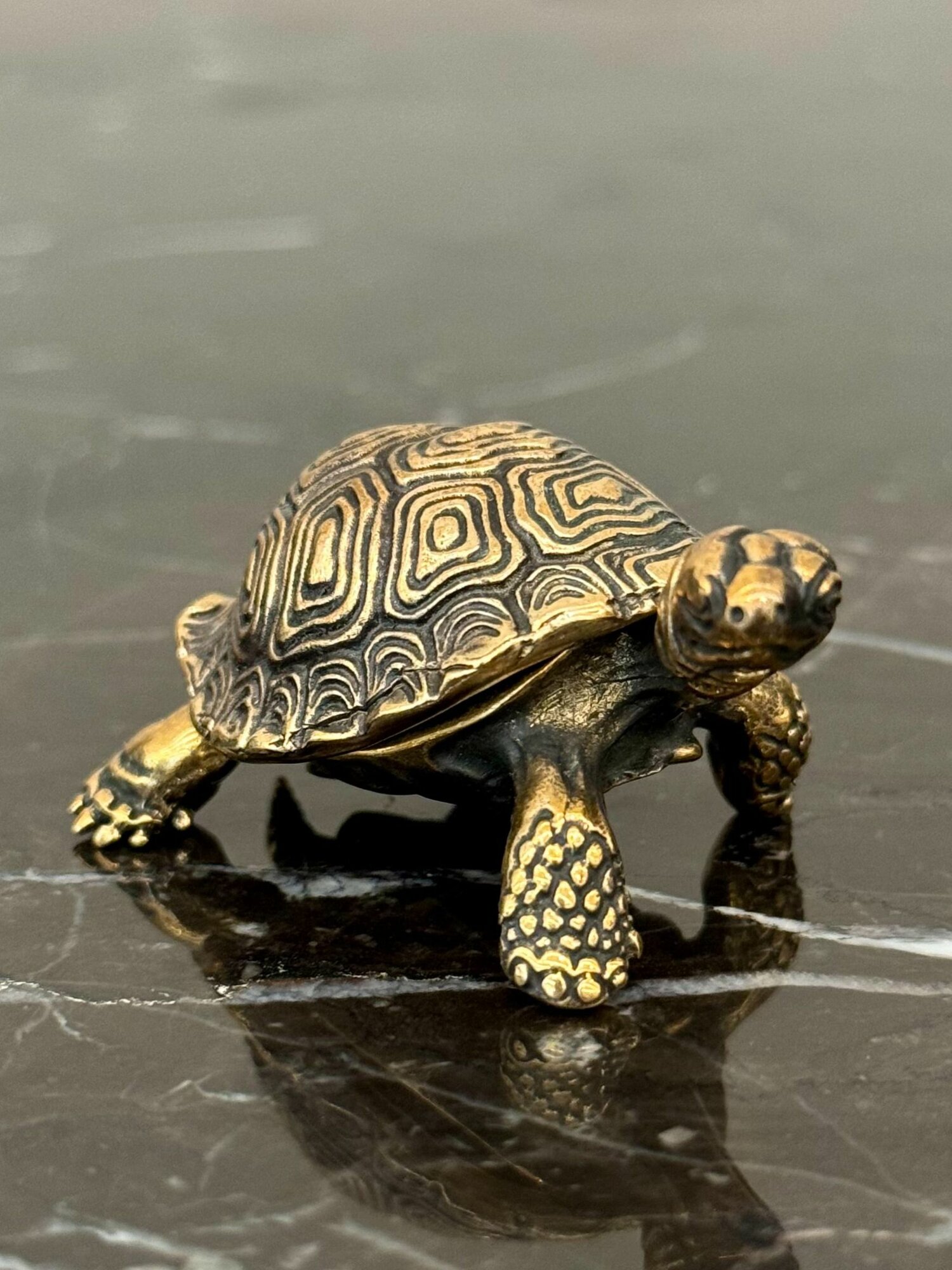 Статуэтка для интерьера и декора Черепаха большая , бронза литье