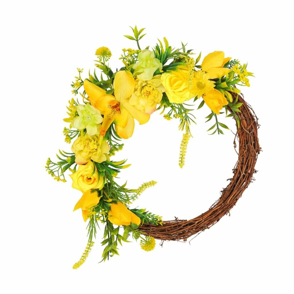 Гирлянда из желтых роз с увядшими весенними ветвями