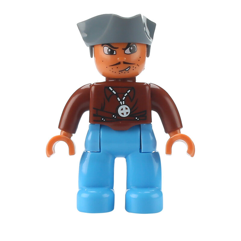 Крупные строительные блоки, аксессуары в больших количествах, минифигурки, пиратский корабль, шкатулка для украшений, штурвал, парус пиратского корабля, флаг, большой корабль