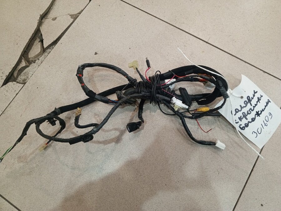 Проводка двери багажника от Hyundai Solaris 2010-2017