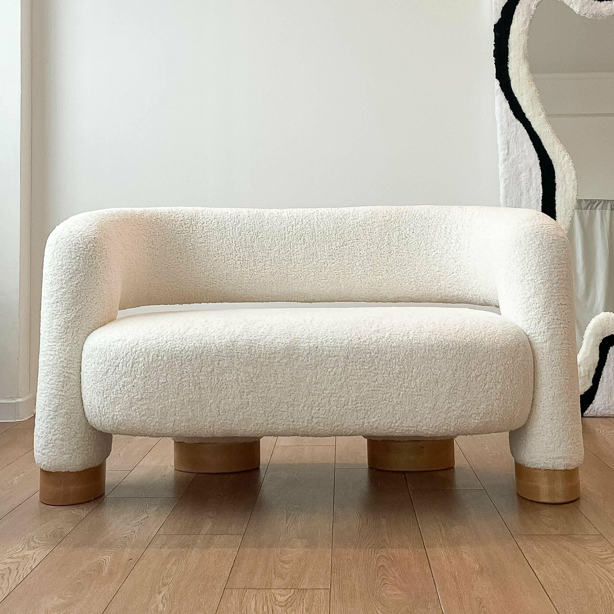 Диван PECOLA, двухместный, 1420х780х770, тон натуральное дерево молочный FLUFFY 05