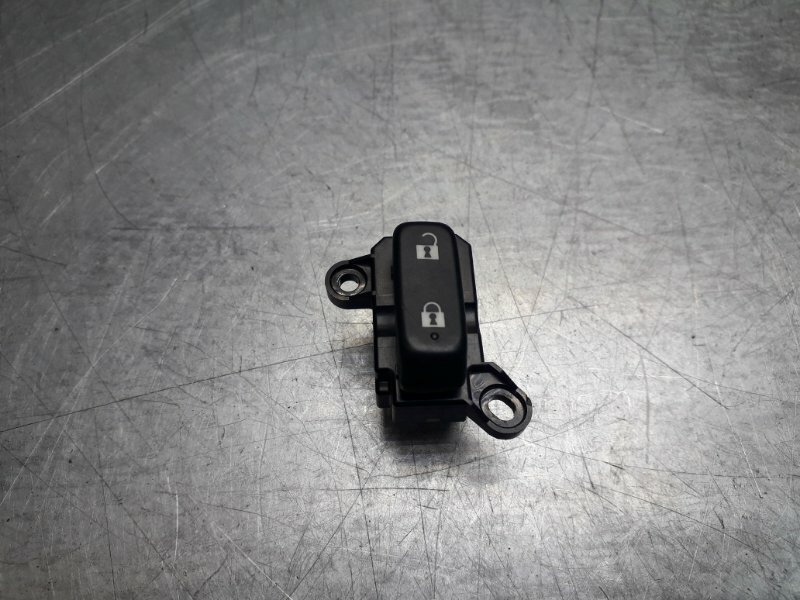Кнопка блокировки двери Mazda CX 7 ER3P 2006 перед. прав. (б/у) 9751C89