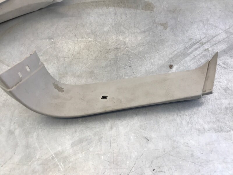 Обшивка двери багажника Ford C- Max C214 прав. (б/у) 4m51r42906