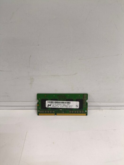 Оперативная память SO-DIMM Micron DDR3 1Gb 10600S MT4JSF12864HZ-1G4D1