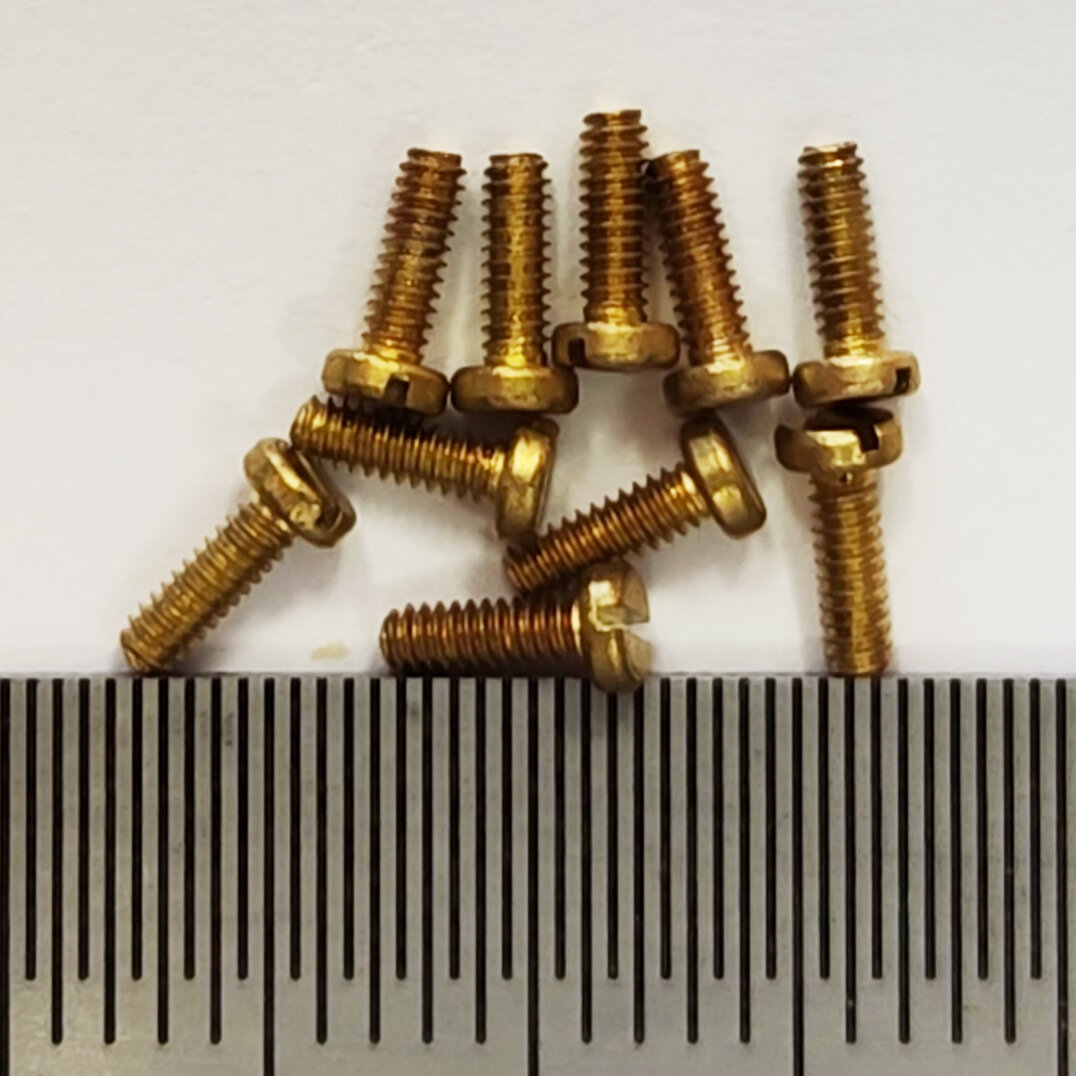 Миниатюрные латунные винты с плоской шляпкой М1.4х4, 20 шт