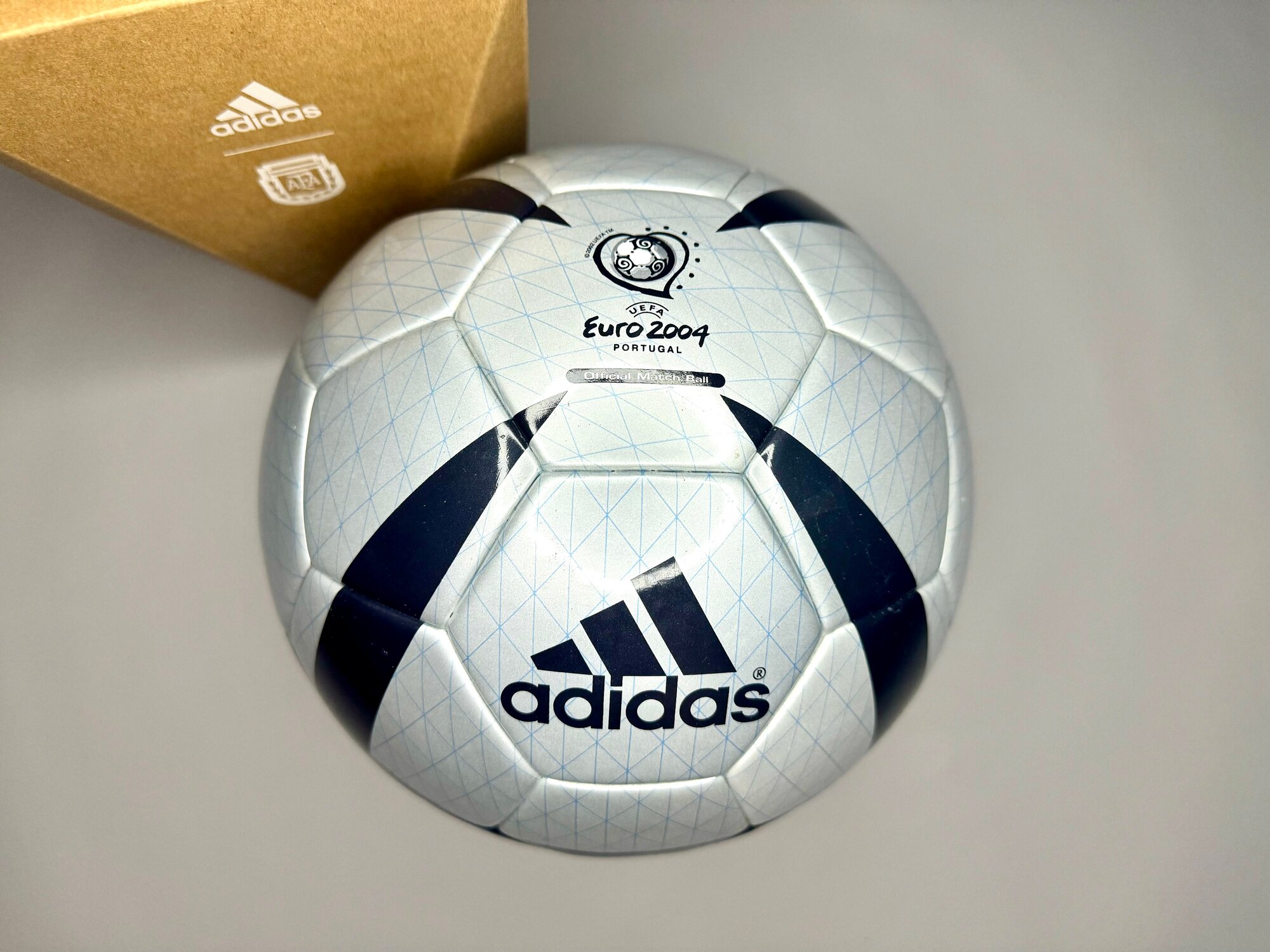 Adidas Roteiro Retro Euro 2024 OMB — отзывы покупателей