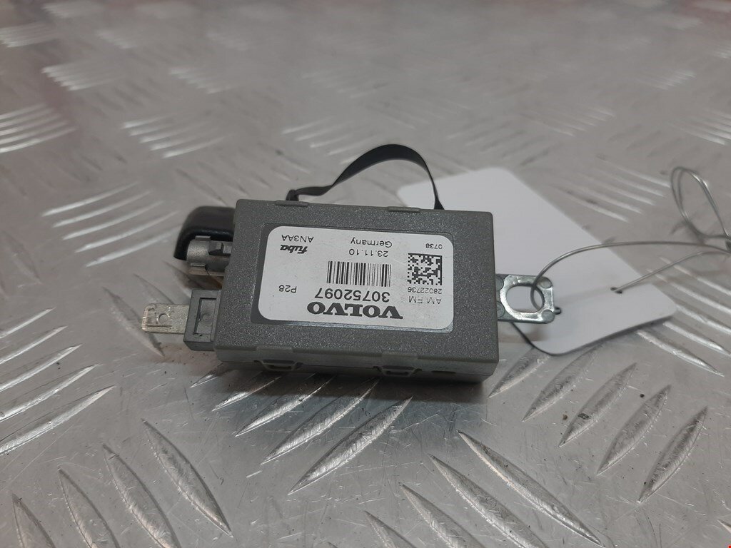 Усилитель антенны Volvo XC90 1 30752097 арт. 1676472