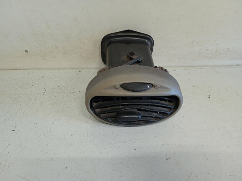 Б/У Форд Фокус 1 Дефлектор воздушный Ford Focus 2002 1, DFW 92991 FORD арт. 98AB19893DBW