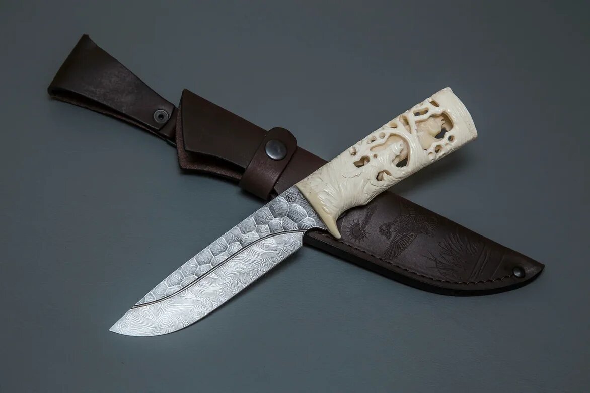 Подарочный нож из дамасской стали «Лорд» кость, резная и ажурная рукоять
