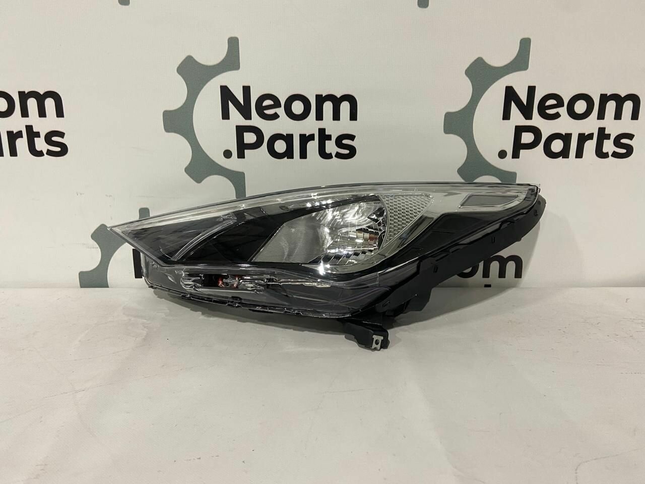 Фара левая Hyundai Solaris 2 20-наше время, Neom.Parts, 92101H5500
