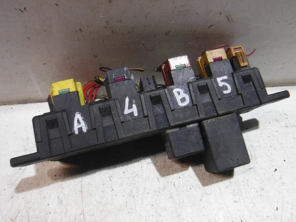 Блок предохранителей Audi A4 B5 4A0941822