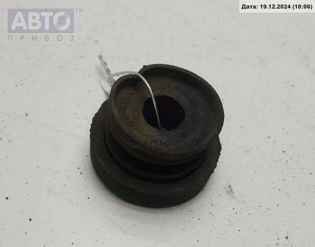 Кронштейн радиатора Volkswagen Golf-3