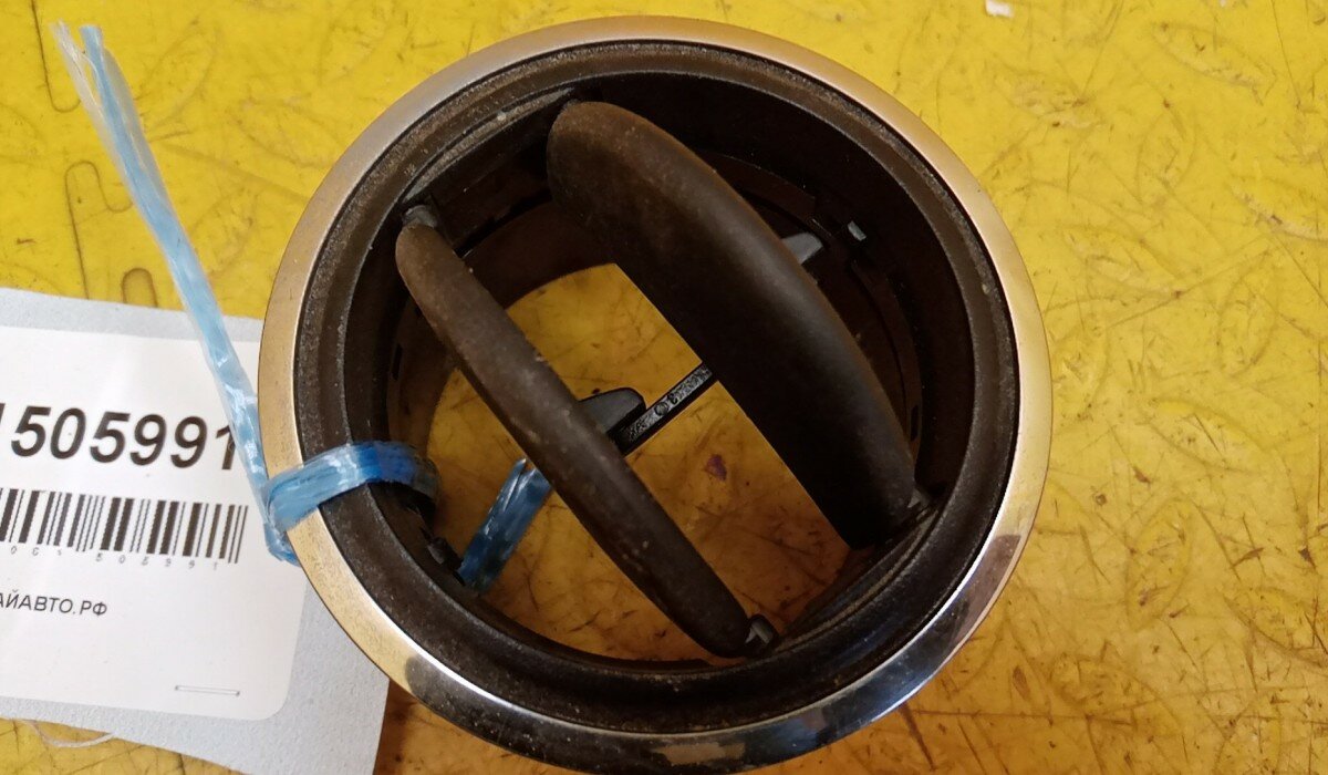 Дефлектор воздушный Almera (G15) Nissan 687604194R