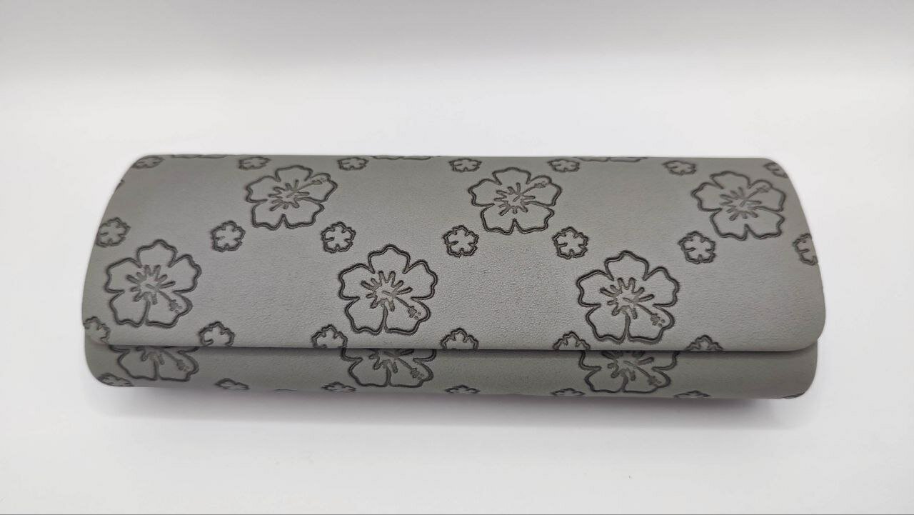 Футляр для очков на магните_очечник_чехол для очков с рисунком Цветочек серый