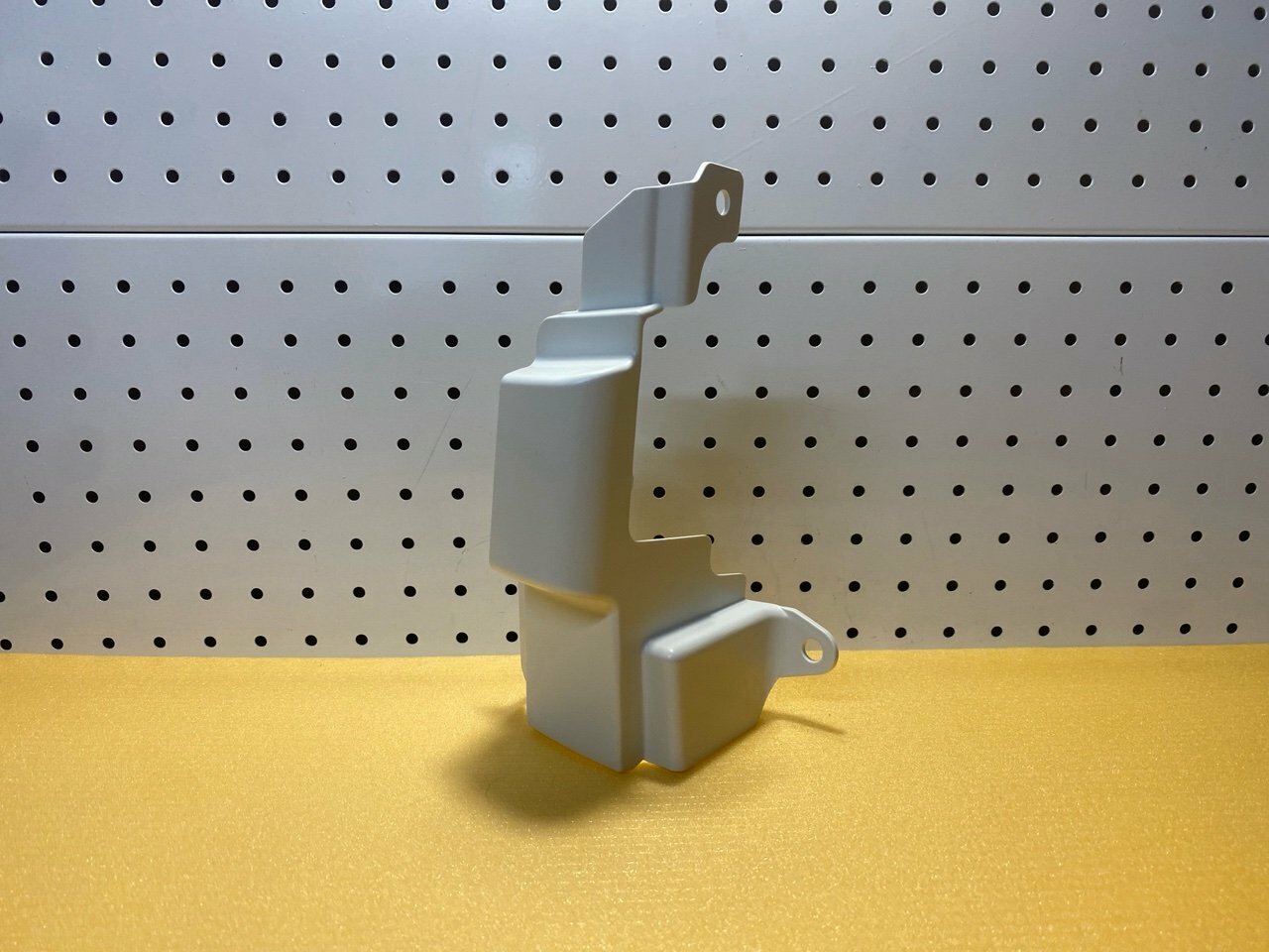 Кожух стойки двери левый MAN TGS TGX TGL TGM (МАН ТГС ТГХ ТГЛ ТГМ)