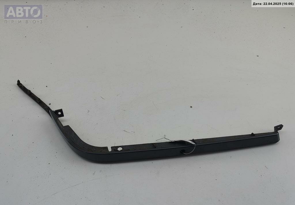 Ус под фару правый Mercedes C-Class W202 (1993-2000)