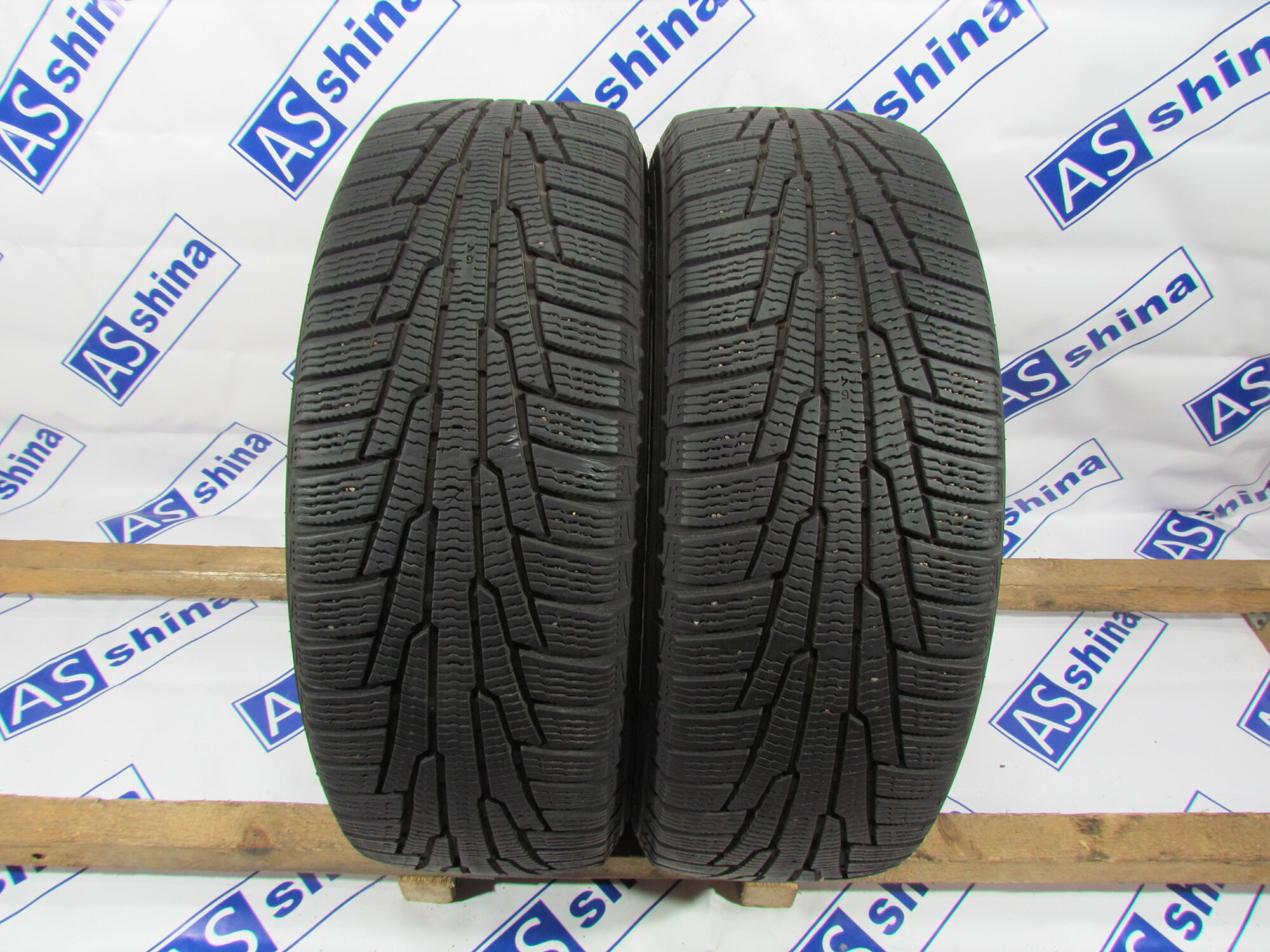 Комплект (2 шт) Nokian Hakkapeliitta R 205 60 R16 зимние БУ шины 5-10% износ , артикул 0008925