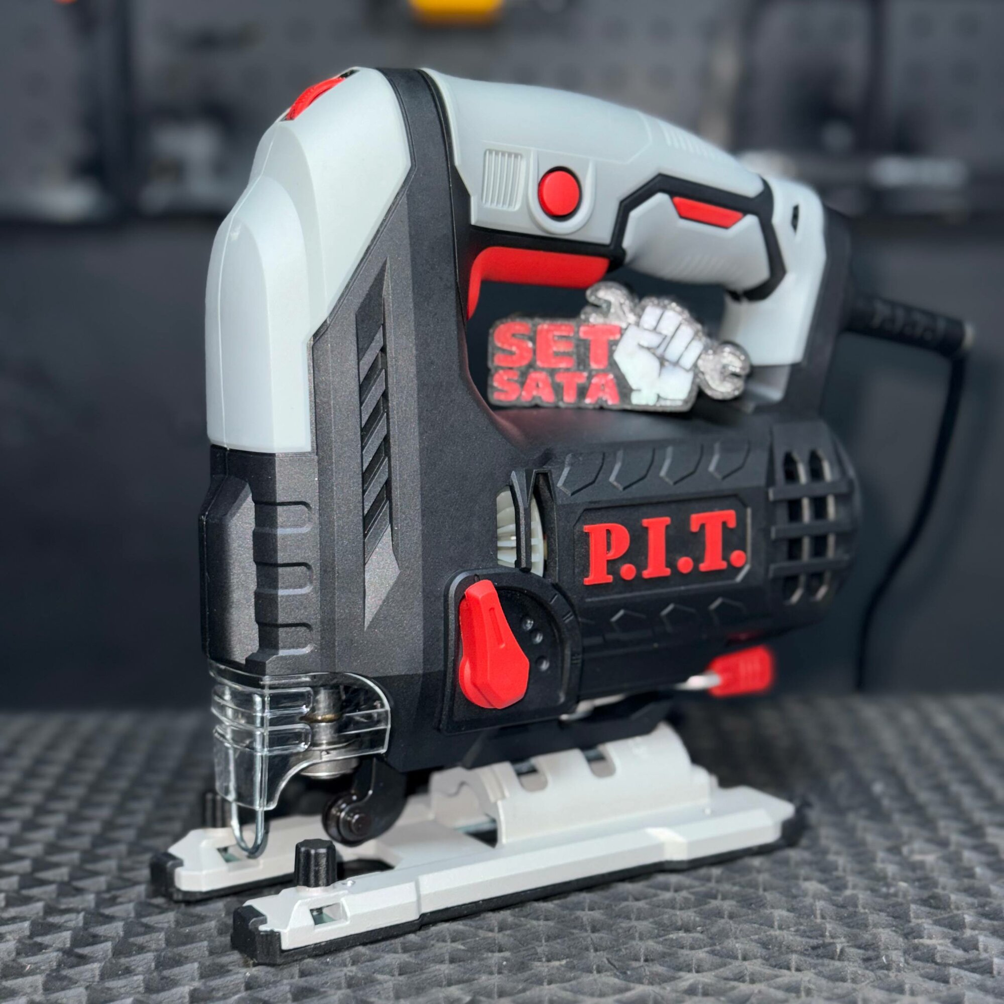 Лобзик электрический P.I.T PST70-C2, быстрозажимной, литая алюминиевая подошва