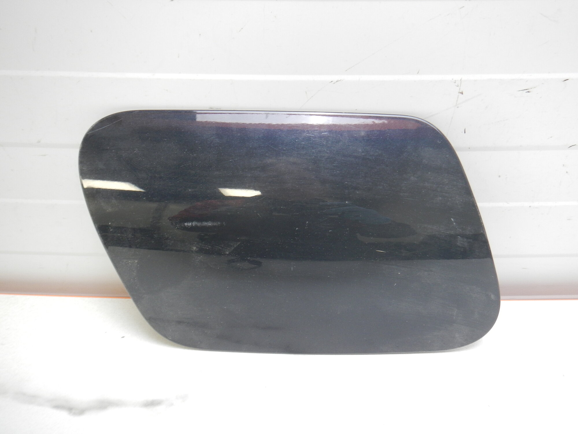 Б/У Лючок бензобака, BMW (БМВ)-X6 (G06) (19-) BMW X6 (G06) (19-) крышка Царапины, сломаны 2 крепления. 624797 BMW арт. 51...