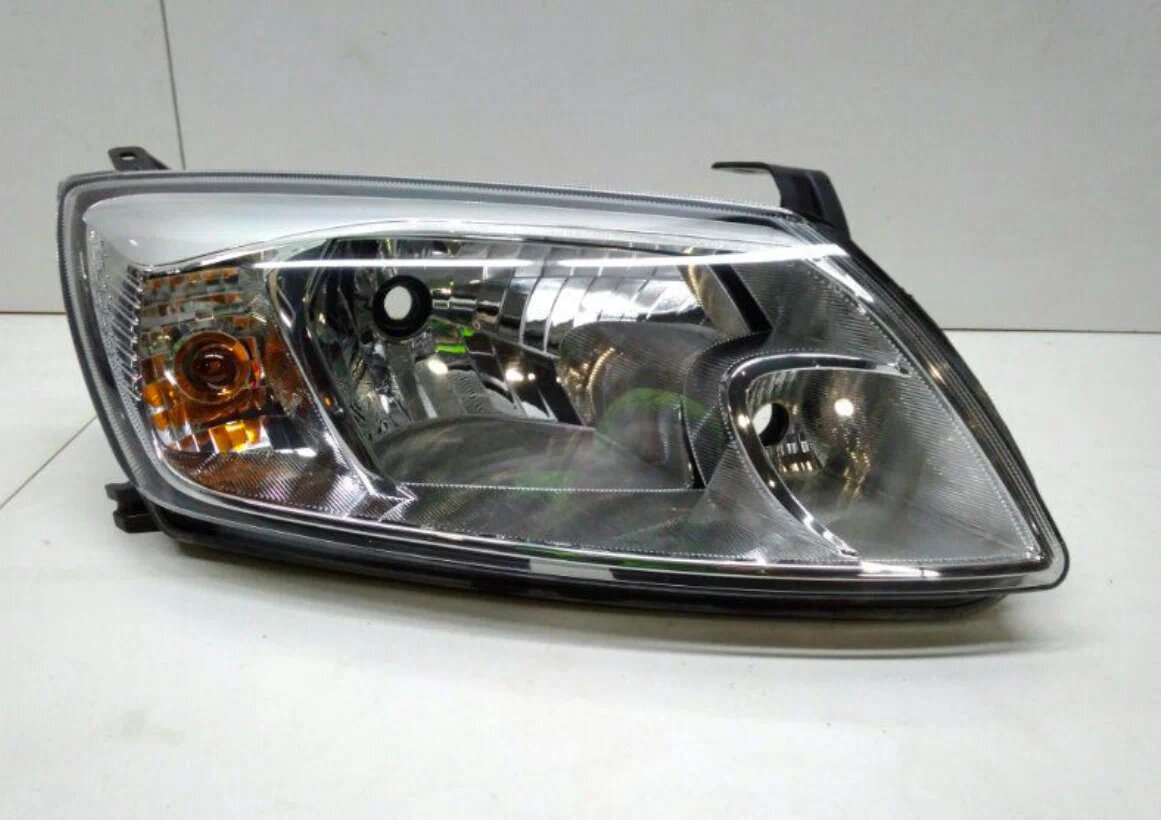 Блок-фары передние комплект Lada Granta 2190 2011+ левая и правая галогенные (аналог)